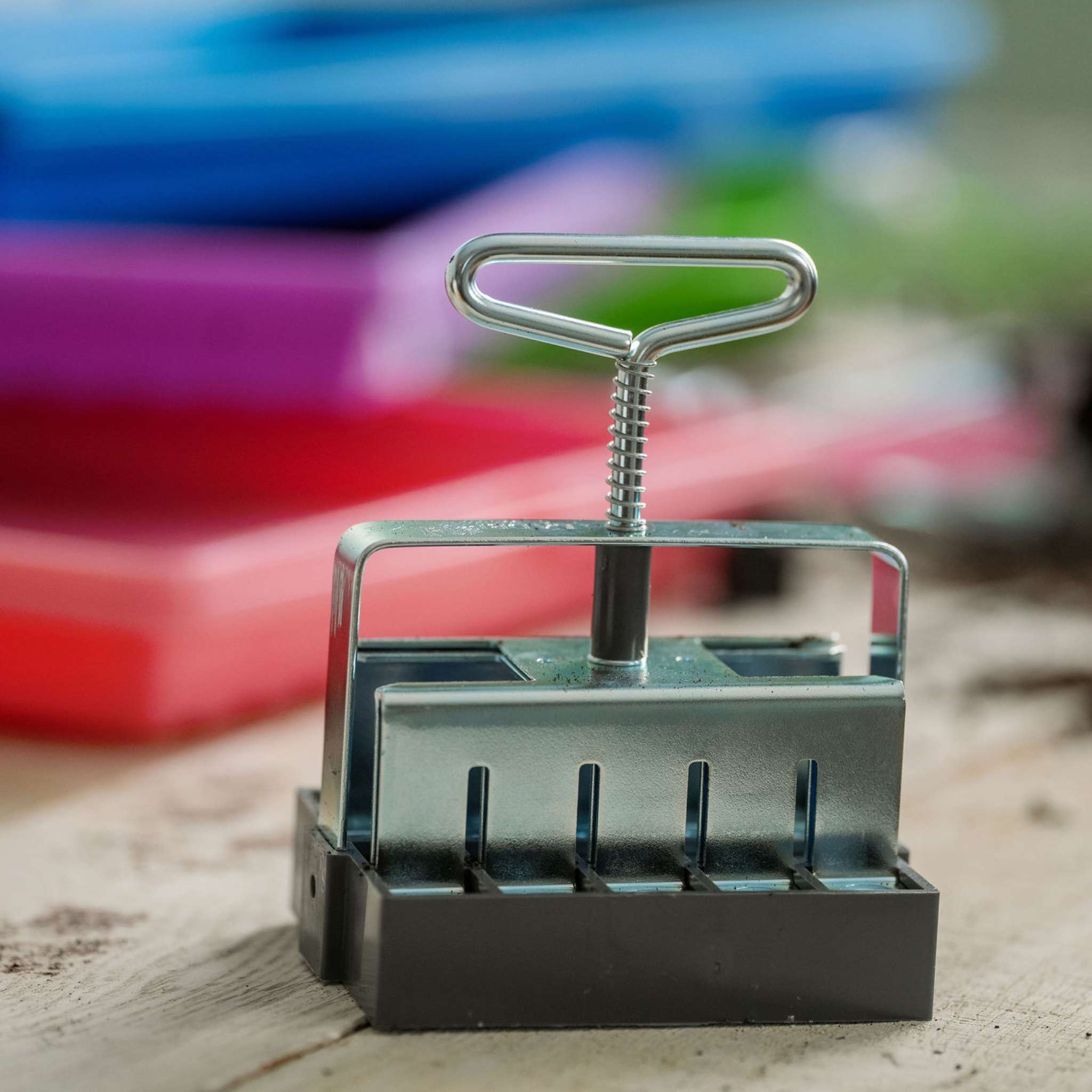 Ladbrooke Soil Blockers - 3/4" Micro Blocker (20 Blocks) - Bootstrap F ...